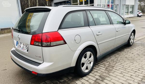 Grey Opel Vectra 2008 in Vilnius, with an engine capacity of 1.90 L and mileage of 323 thousand km for 1500 €, photo 3 on AUTOMOTO.COM.LV
