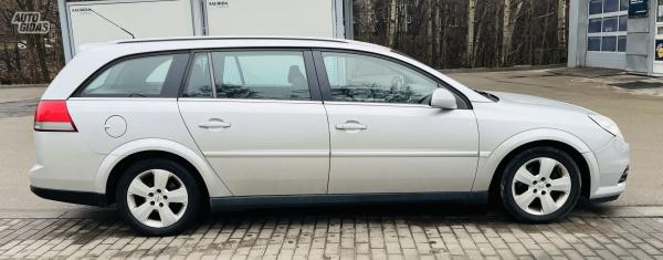Grey Opel Vectra 2008 in Vilnius, with an engine capacity of 1.90 L and mileage of 323 thousand km for 1500 €, photo 10 on AUTOMOTO.COM.LV