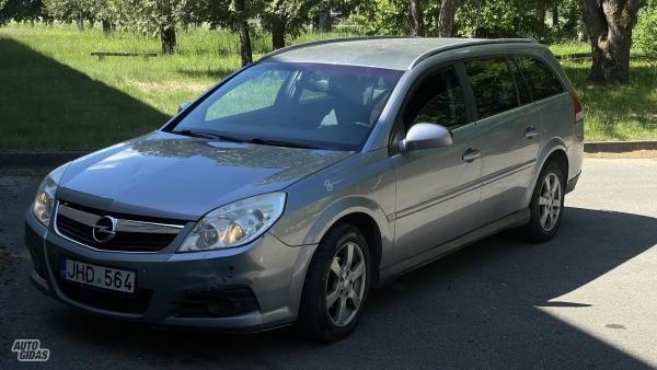 Grey Opel Vectra 2008 in Silute, with an engine capacity of 1.90 L and mileage of 296 thousand km for 670 €, photo 1 on AUTOMOTO.COM.LV
