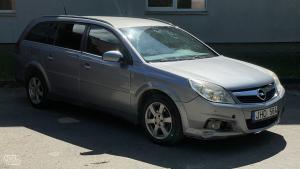 Grey Opel Vectra 2008 in Silute, with an engine capacity of 1.90 L and mileage of 296 thousand km for 670 €, photo 5 on AUTOMOTO.COM.LV