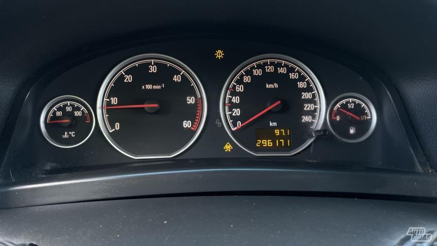Grey Opel Vectra 2008 in Silute, with an engine capacity of 1.90 L and mileage of 296 thousand km for 670 €, photo 14 on AUTOMOTO.COM.LV