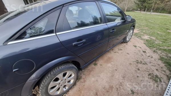 Pelēks Opel Vectra 2008 Saldus, ar dzinēja tilpumu 1.90 L un nobraukumu 283 tūkst. km par 1250 €, foto 7 vietnē AUTOMOTO.COM.LV