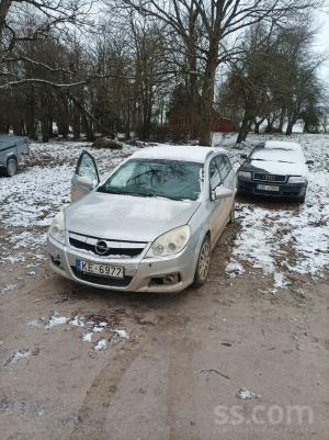 Grey Opel Vectra 2008 in Cesis, with an engine capacity of 1.90 L and mileage of 300 thousand km for 250 €, photo  on AUTOMOTO.COM.LV