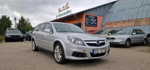 Grey Opel Vectra 2008 in Valmiera, with an engine capacity of 1.90 L and mileage of 416 thousand km for 1050 €, photo 1 on AUTOMOTO.COM.LV