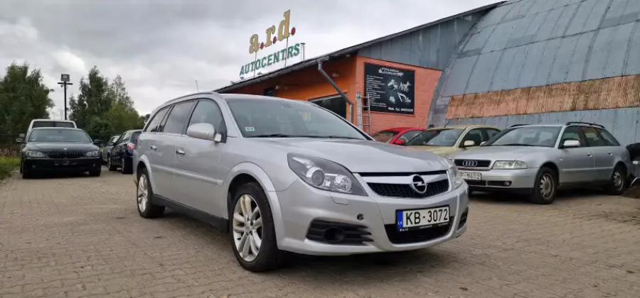 Grey Opel Vectra 2008 in Valmiera, with an engine capacity of 1.90 L and mileage of 416 thousand km for 1050 €, photo 1 on AUTOMOTO.COM.LV