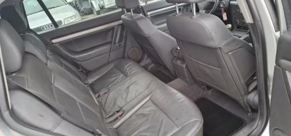 Grey Opel Vectra 2008 in Valmiera, with an engine capacity of 1.90 L and mileage of 416 thousand km for 1050 €, photo 10 on AUTOMOTO.COM.LV