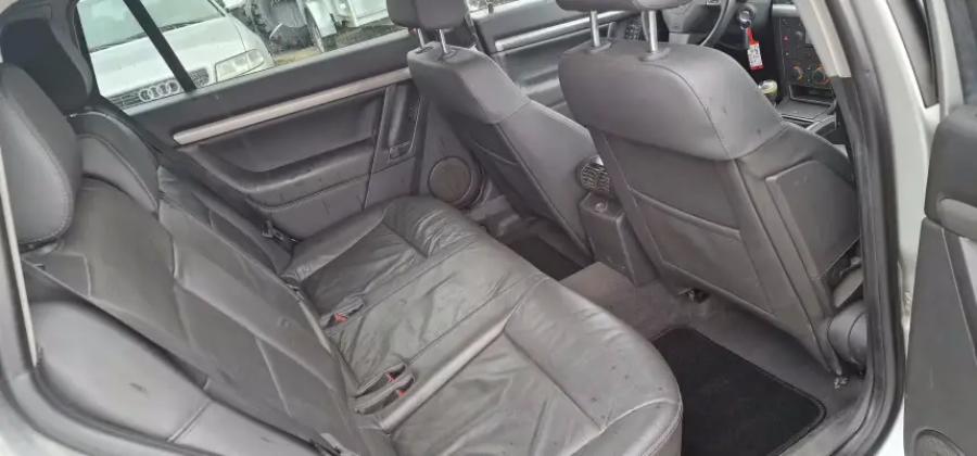 Grey Opel Vectra 2008 in Valmiera, with an engine capacity of 1.90 L and mileage of 416 thousand km for 1050 €, photo 11 on AUTOMOTO.COM.LV