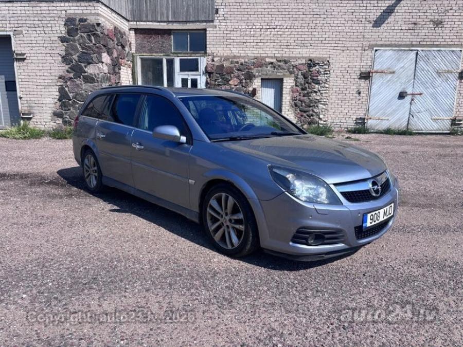 Grey Opel Vectra 2008 in Tallinn, with an engine capacity of 1.90 L and mileage of 375 thousand km for 1750 €, photo 1 on AUTOMOTO.COM.LV