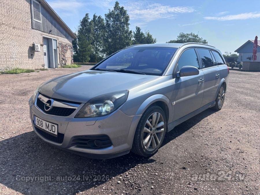 Grey Opel Vectra 2008 in Tallinn, with an engine capacity of 1.90 L and mileage of 375 thousand km for 1750 €, photo 4 on AUTOMOTO.COM.LV