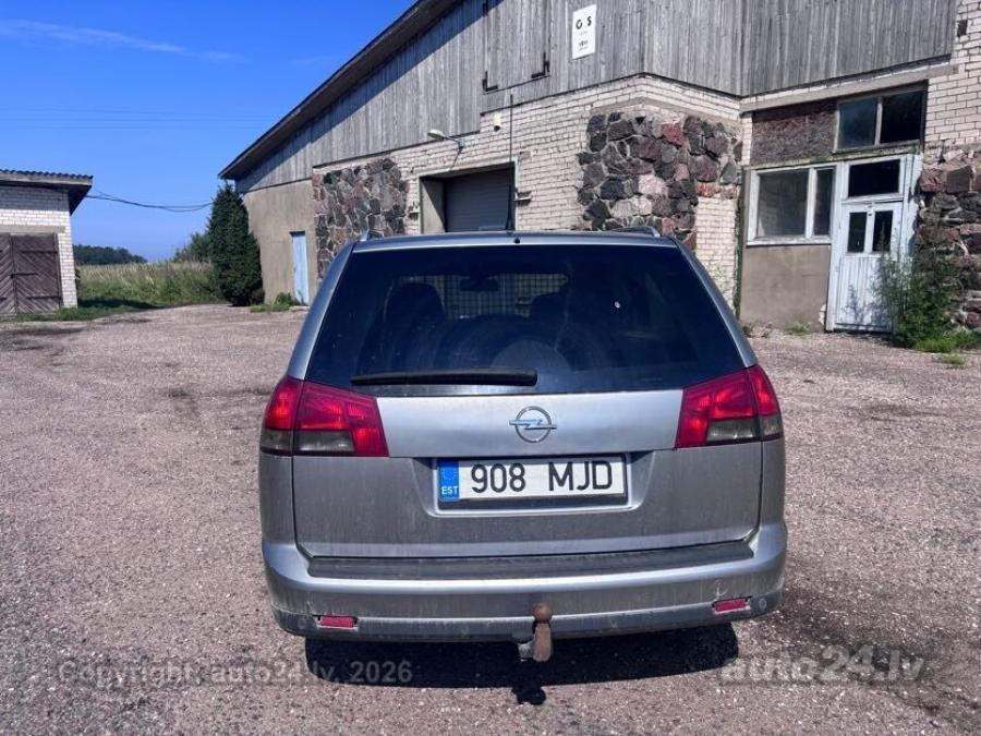 Grey Opel Vectra 2008 in Tallinn, with an engine capacity of 1.90 L and mileage of 375 thousand km for 1750 €, photo 7 on AUTOMOTO.COM.LV