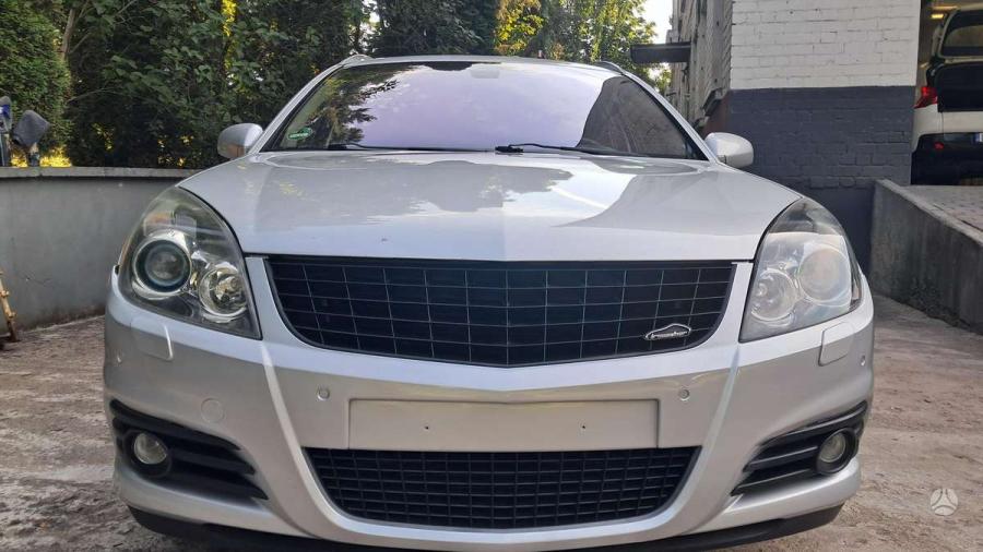 Grey Opel Vectra 2008 in Prienai, with an engine capacity of 1.91 L and mileage of 172 thousand km for 2499 €, photo 3 on AUTOMOTO.COM.LV