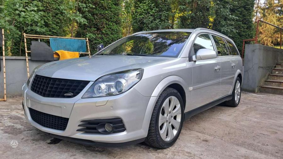 Grey Opel Vectra 2008 in Prienai, with an engine capacity of 1.91 L and mileage of 172 thousand km for 2499 €, photo 4 on AUTOMOTO.COM.LV