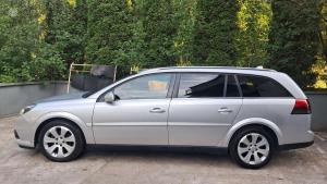 Grey Opel Vectra 2008 in Prienai, with an engine capacity of 1.91 L and mileage of 172 thousand km for 2499 €, photo 5 on AUTOMOTO.COM.LV