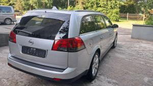 Grey Opel Vectra 2008 in Prienai, with an engine capacity of 1.91 L and mileage of 172 thousand km for 2499 €, photo 7 on AUTOMOTO.COM.LV