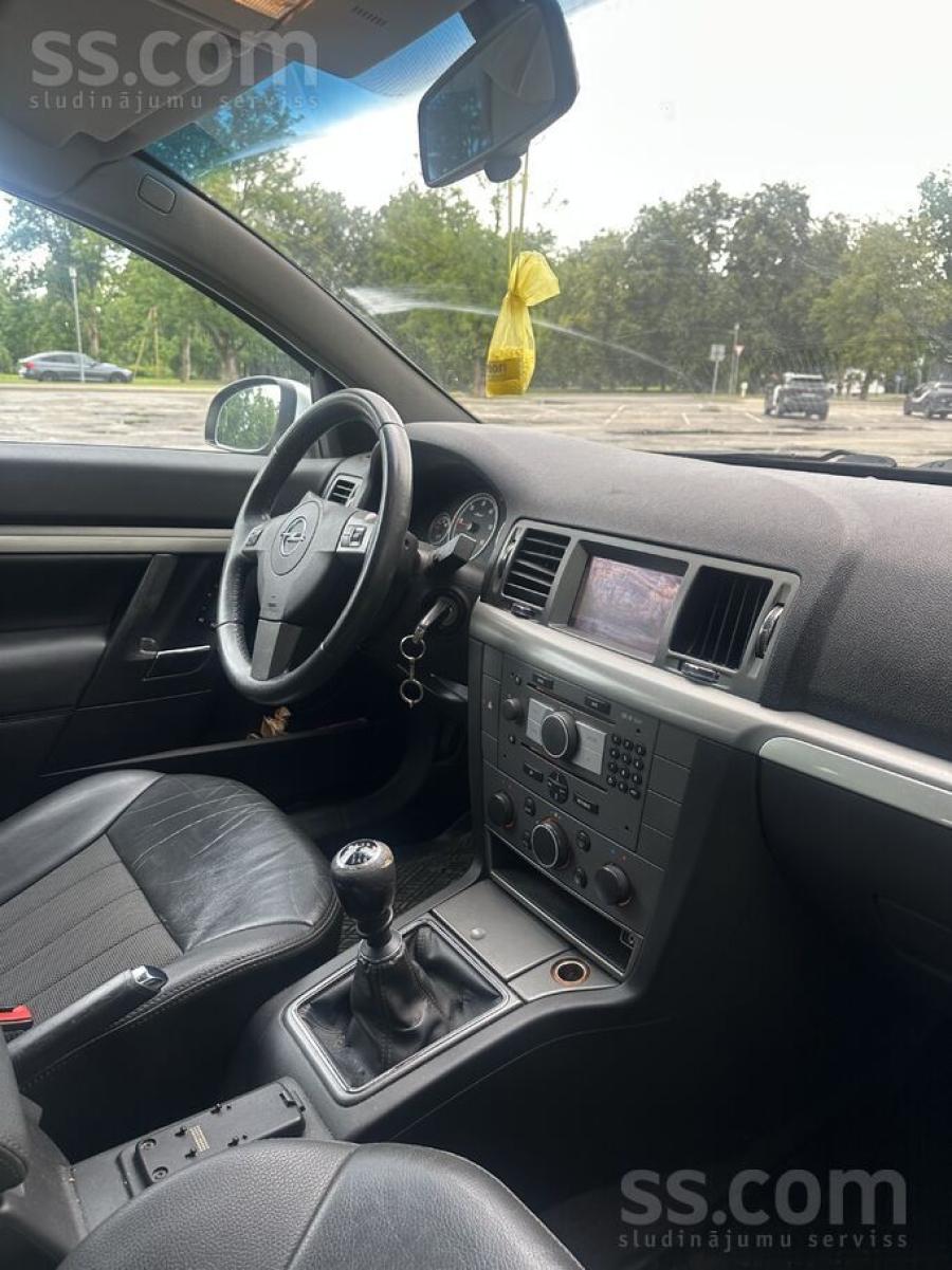 Pelēks Opel Vectra 2008 Jelgava, ar dzinēja tilpumu 1.90 L un nobraukumu 331 tūkst. km par 1700 €, foto 8 vietnē AUTOMOTO.COM.LV