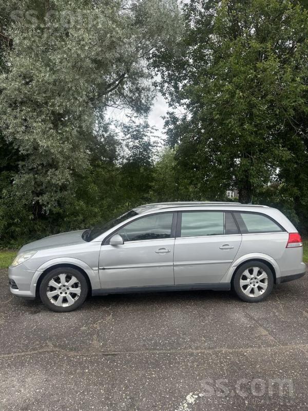 Pelēks Opel Vectra 2008 Rīga, ar dzinēja tilpumu 1.90 L un nobraukumu 331 tūkst. km par 2100 €, foto 2 vietnē AUTOMOTO.COM.LV