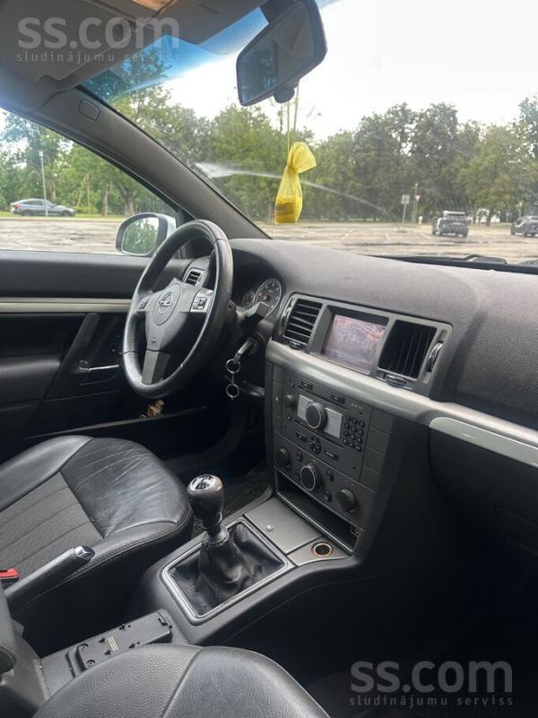 Pelēks Opel Vectra 2008 Rīga, ar dzinēja tilpumu 1.90 L un nobraukumu 331 tūkst. km par 2100 €, foto 7 vietnē AUTOMOTO.COM.LV