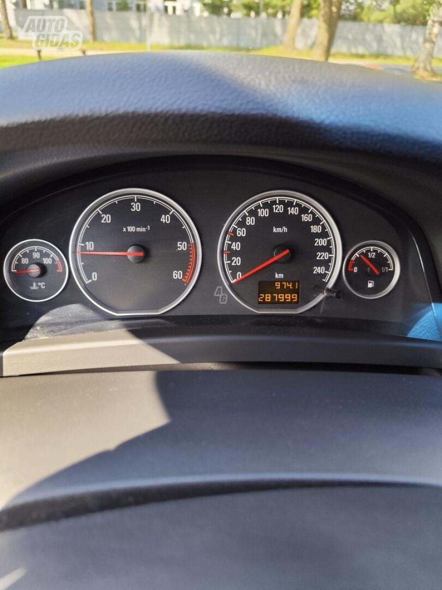 Grey Opel Vectra 2008 in Jonava, with an engine capacity of 1.90 L and mileage of 288 thousand km for 2300 €, photo 4 on AUTOMOTO.COM.LV