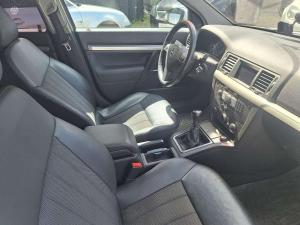 Grey Opel Vectra 2008 in Kaunas, with an engine capacity of 1.90 L and mileage of 297 thousand km for 1250 €, photo 6 on AUTOMOTO.COM.LV