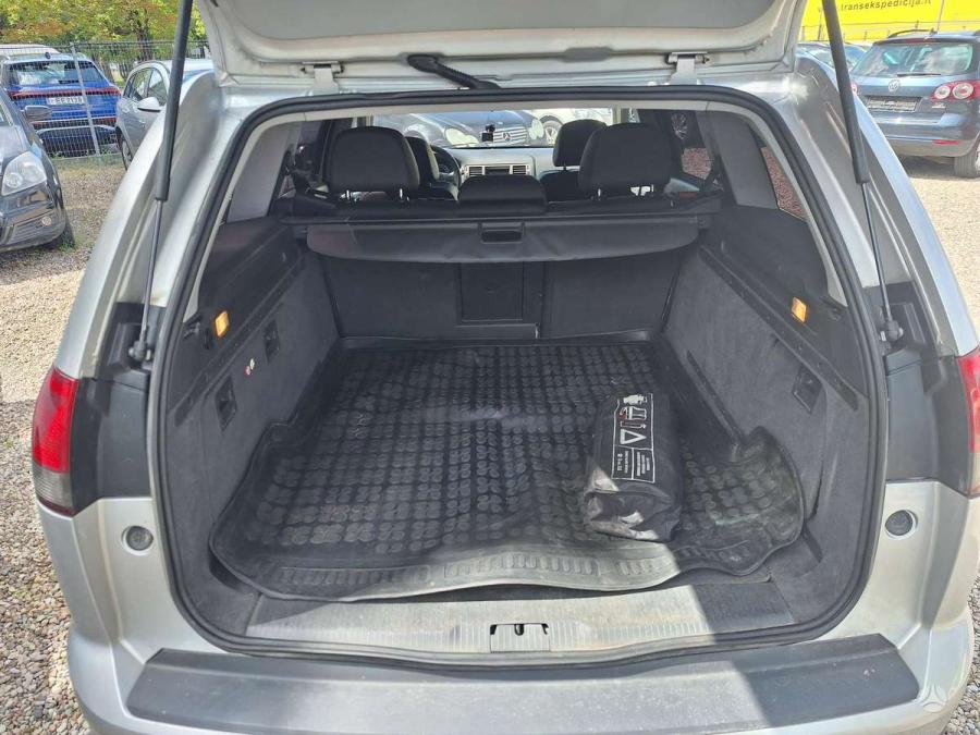 Grey Opel Vectra 2008 in Kaunas, with an engine capacity of 1.90 L and mileage of 297 thousand km for 1250 €, photo 8 on AUTOMOTO.COM.LV