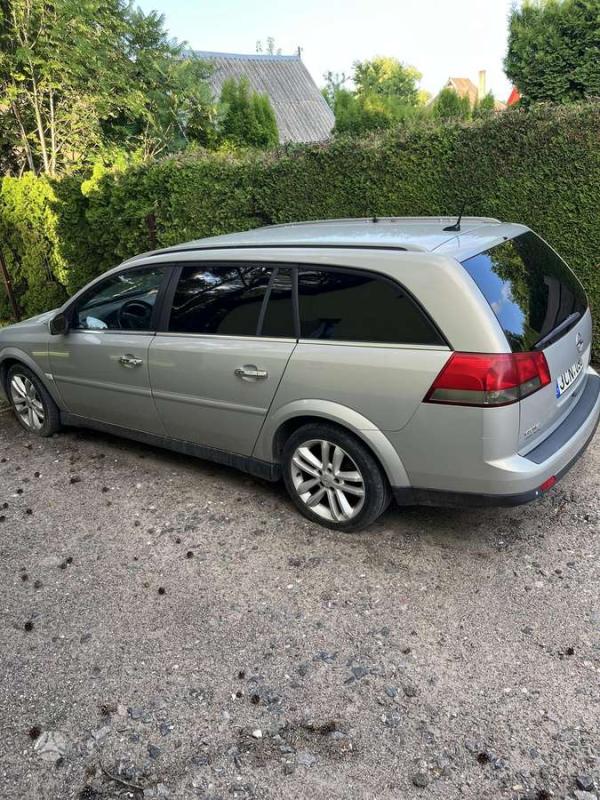 Grey Opel Vectra 2009 in Silale, with an engine capacity of 1.91 L and mileage of 33 thousand km for 1200 €, photo 2 on AUTOMOTO.COM.LV
