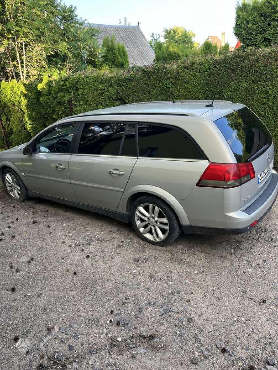 Grey Opel Vectra 2009 in Silale, with an engine capacity of 1.91 L and mileage of 33 thousand km for 1200 €, photo 3 on AUTOMOTO.COM.LV
