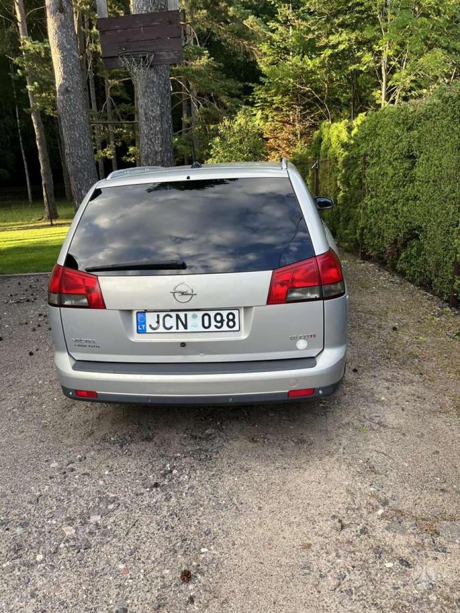 Grey Opel Vectra 2009 in Silale, with an engine capacity of 1.91 L and mileage of 33 thousand km for 1200 €, photo 4 on AUTOMOTO.COM.LV