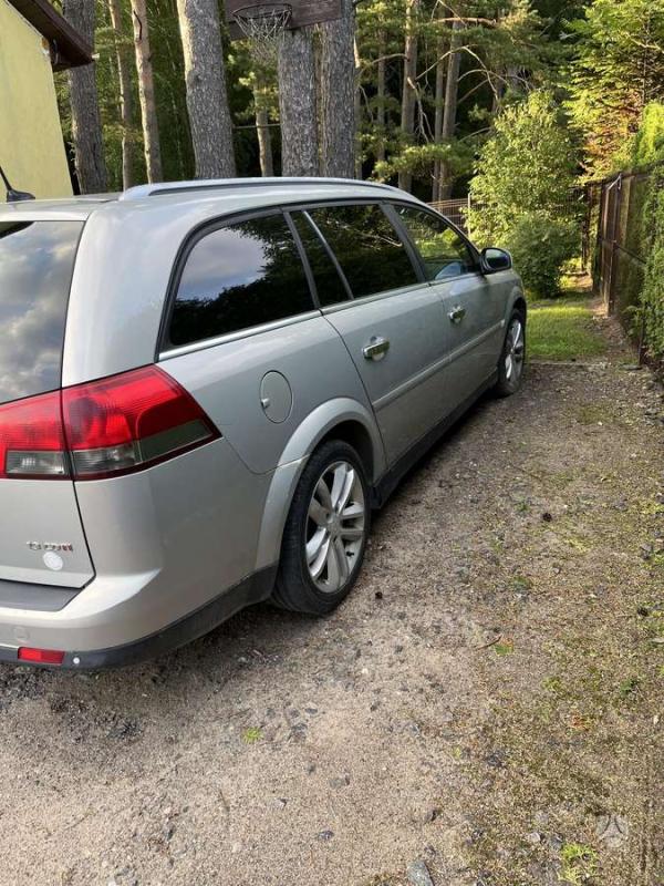 Grey Opel Vectra 2009 in Silale, with an engine capacity of 1.91 L and mileage of 33 thousand km for 1200 €, photo 4 on AUTOMOTO.COM.LV