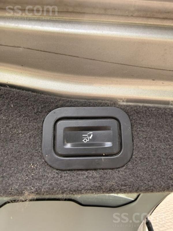 Grey Opel Vectra 2009 in Jelgava, with an engine capacity of 1.80 L and mileage of 244 thousand km for 4490 €, photo 10 on AUTOMOTO.COM.LV