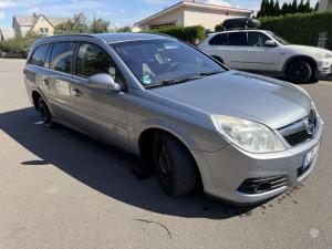 Grey Opel Vectra 2009 in Kaunas, with an engine capacity of 1.91 L and mileage of 334 thousand km for 1100 €, photo 4 on AUTOMOTO.COM.LV