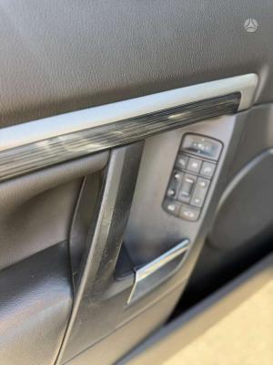 Grey Opel Vectra 2009 in Kaunas, with an engine capacity of 1.91 L and mileage of 334 thousand km for 1100 €, photo 12 on AUTOMOTO.COM.LV