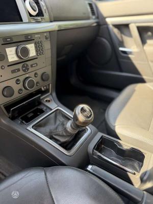 Grey Opel Vectra 2009 in Kaunas, with an engine capacity of 1.91 L and mileage of 334 thousand km for 1100 €, photo 21 on AUTOMOTO.COM.LV