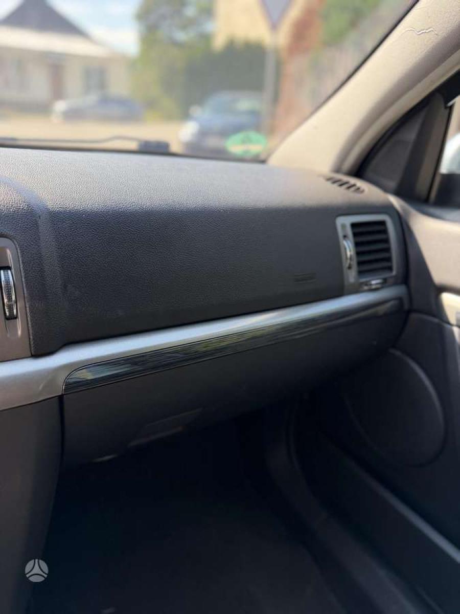 Grey Opel Vectra 2009 in Kaunas, with an engine capacity of 1.91 L and mileage of 334 thousand km for 1100 €, photo 24 on AUTOMOTO.COM.LV