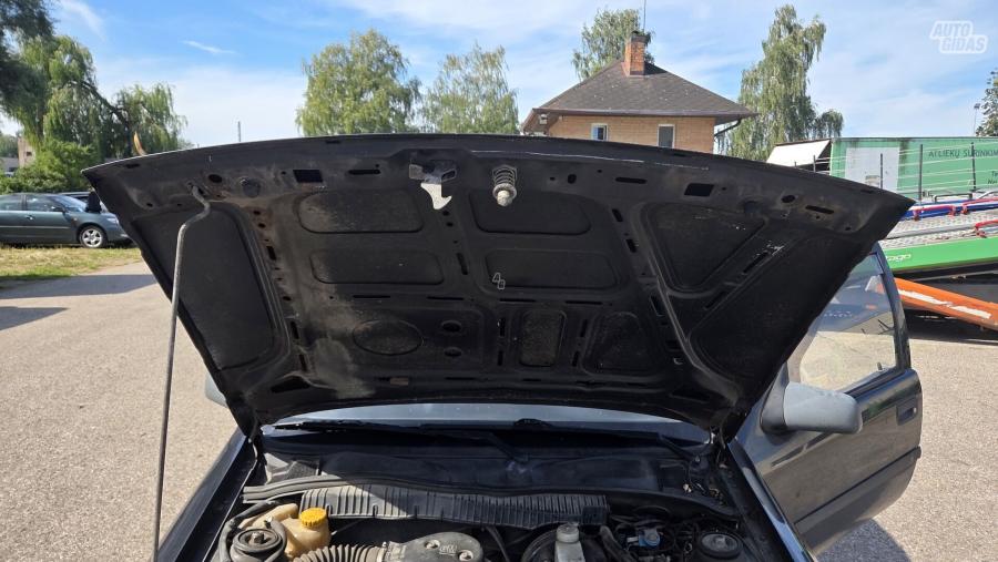 Opel Vectra 1993 Marijampole, ar dzinēja tilpumu 1.60 L un nobraukumu 221 tūkst. km par 790 €, foto 11 vietnē AUTOMOTO.COM.LV