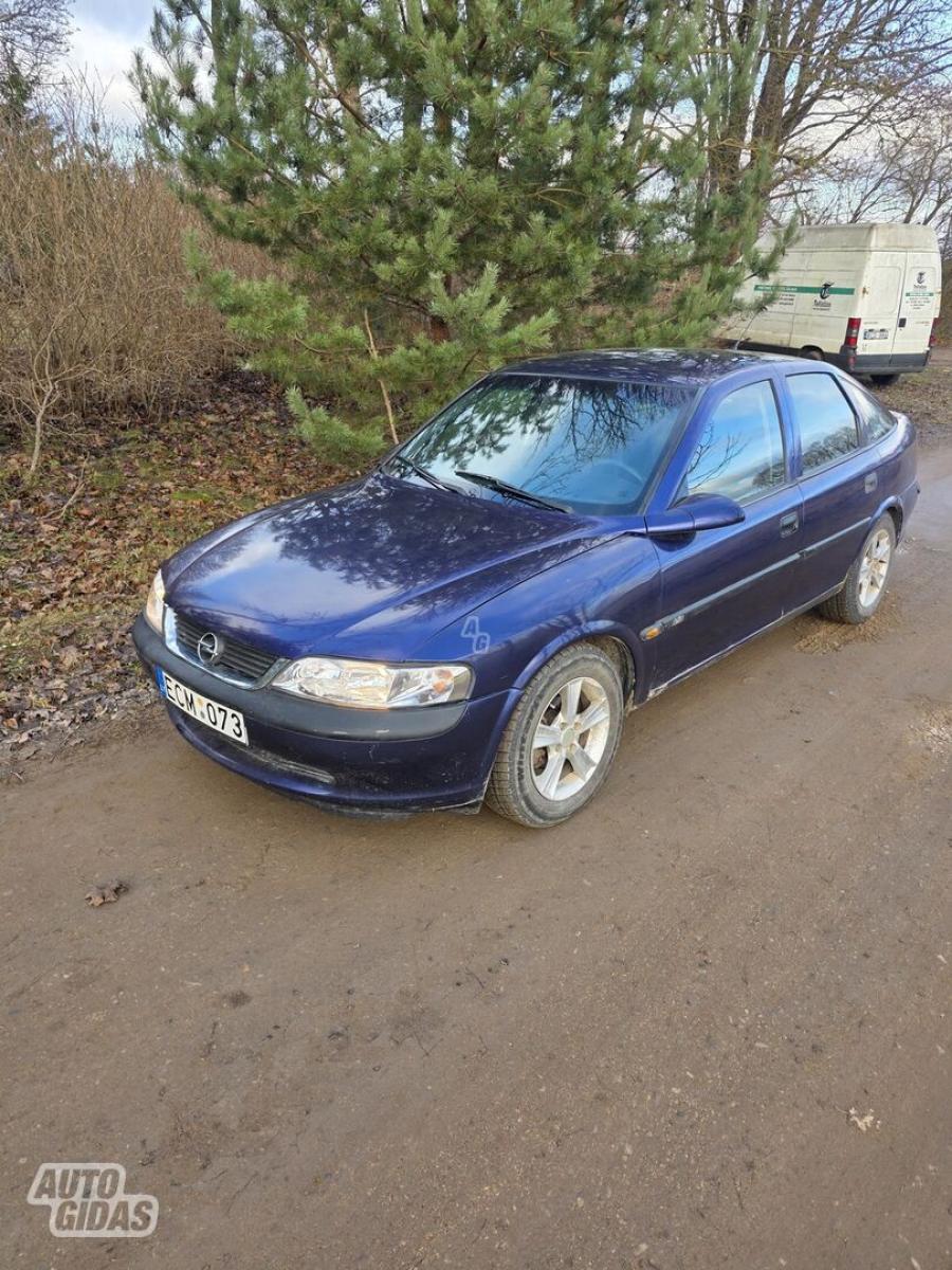 Opel Vectra 1996 in Telschi, with an engine capacity of 1.60 L and mileage of 230 thousand km for 420 €, photo 1 on AUTOMOTO.COM.LV