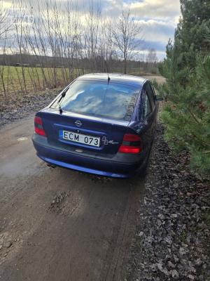 Opel Vectra 1996 in Telschi, with an engine capacity of 1.60 L and mileage of 230 thousand km for 420 €, photo 3 on AUTOMOTO.COM.LV