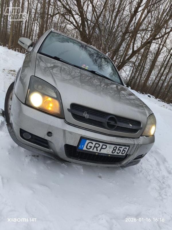Opel Vectra 2002 in Klaipeda, with an engine capacity of 2.20 L and mileage of 270 thousand km for 900 €, photo 2 on AUTOMOTO.COM.LV
