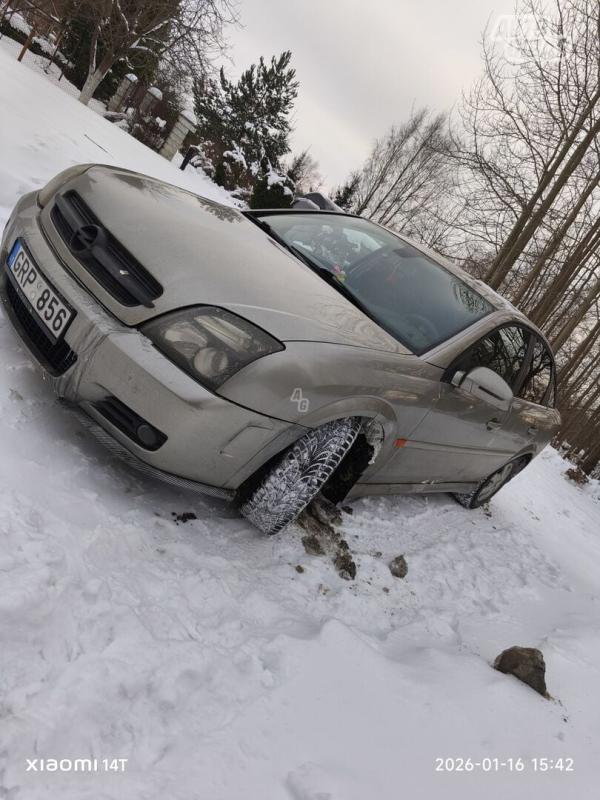 Opel Vectra 2002 in Klaipeda, with an engine capacity of 2.20 L and mileage of 270 thousand km for 900 €, photo 3 on AUTOMOTO.COM.LV