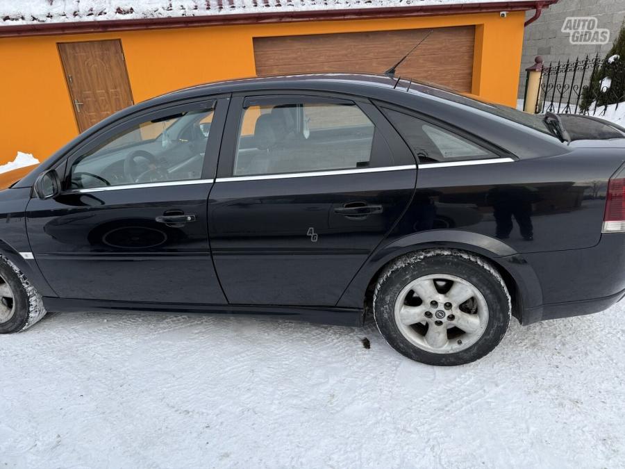 Opel Vectra 2002 in Siauliai, with an engine capacity of 2.20 L and mileage of 181 thousand km for 1000 €, photo 4 on AUTOMOTO.COM.LV