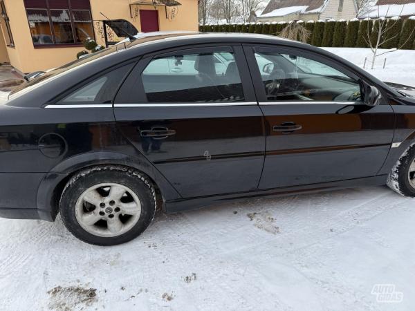 Opel Vectra 2002 in Siauliai, with an engine capacity of 2.20 L and mileage of 181 thousand km for 1000 €, photo 5 on AUTOMOTO.COM.LV