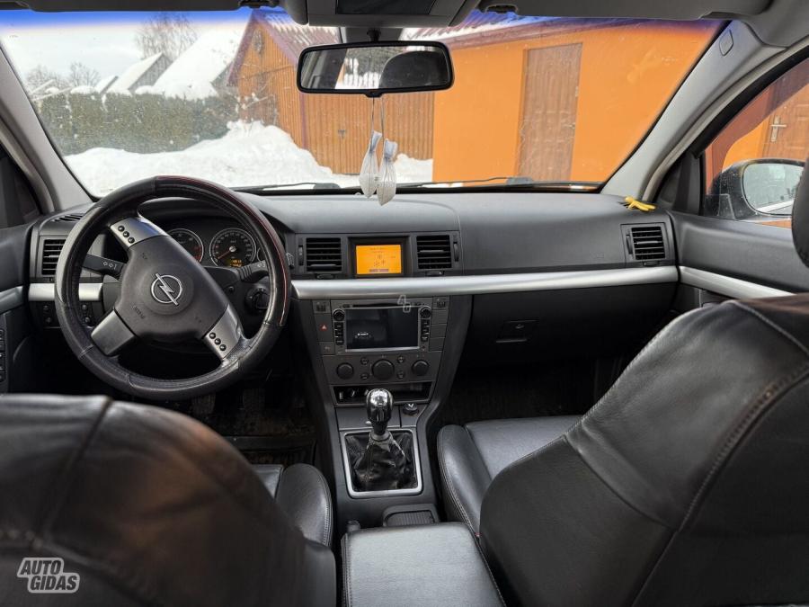 Opel Vectra 2002 in Siauliai, with an engine capacity of 2.20 L and mileage of 181 thousand km for 1000 €, photo 13 on AUTOMOTO.COM.LV