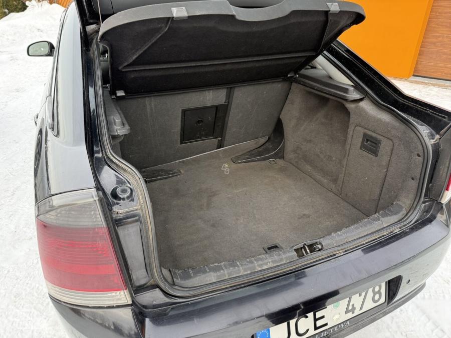 Opel Vectra 2002 in Siauliai, with an engine capacity of 2.20 L and mileage of 181 thousand km for 1000 €, photo 15 on AUTOMOTO.COM.LV