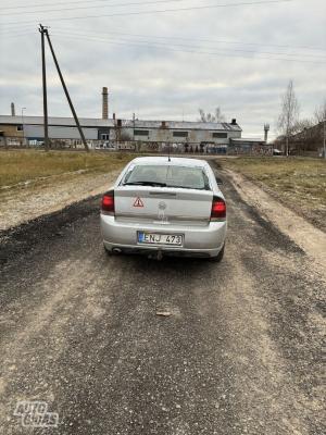 Opel Vectra 2003 in Vilnius, with an engine capacity of 2.20 L and mileage of 410 thousand km for 800 €, photo 5 on AUTOMOTO.COM.LV