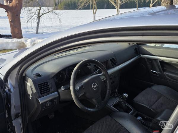 Opel Vectra 2003 Ukmergė, ar dzinēja tilpumu 2.20 L un nobraukumu 333 tūkst. km par 450 €, foto 8 vietnē AUTOMOTO.COM.LV