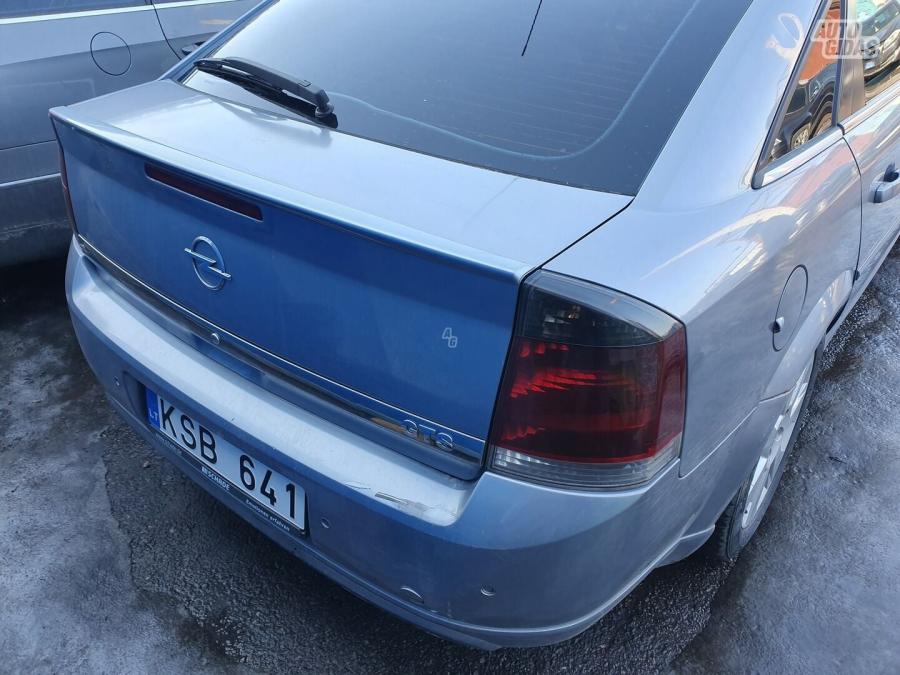 Opel Vectra 2003 in Vilnius, with an engine capacity of 2.20 L and mileage of 212 thousand km for 950 €, photo 3 on AUTOMOTO.COM.LV