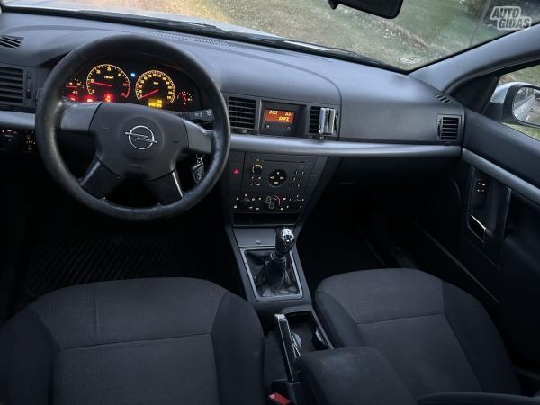 Opel Vectra 2003 in Varena, with an engine capacity of 1.90 L and mileage of 350 thousand km for 640 €, photo 2 on AUTOMOTO.COM.LV
