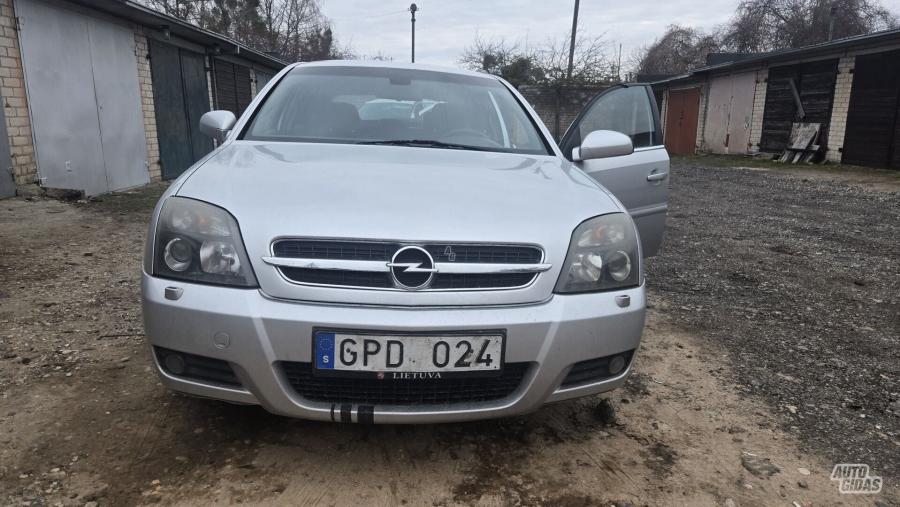 Opel Vectra 2003 in Prienai, with an engine capacity of 2.20 L and mileage of 222 thousand km for 400 €, photo 1 on AUTOMOTO.COM.LV