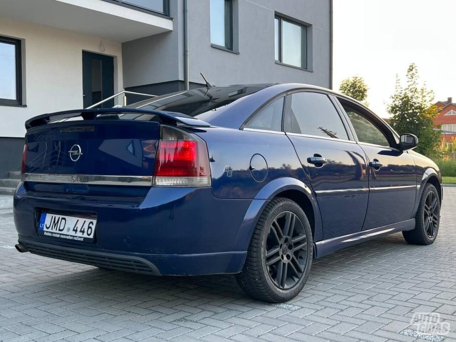 Opel Vectra 2003 Panevēža, ar dzinēja tilpumu 2.20 L un nobraukumu 390 tūkst. km par 650 €, foto 4 vietnē AUTOMOTO.COM.LV