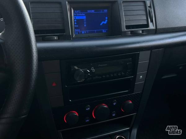 Opel Vectra 2003 Panevēža, ar dzinēja tilpumu 2.20 L un nobraukumu 390 tūkst. km par 650 €, foto 9 vietnē AUTOMOTO.COM.LV