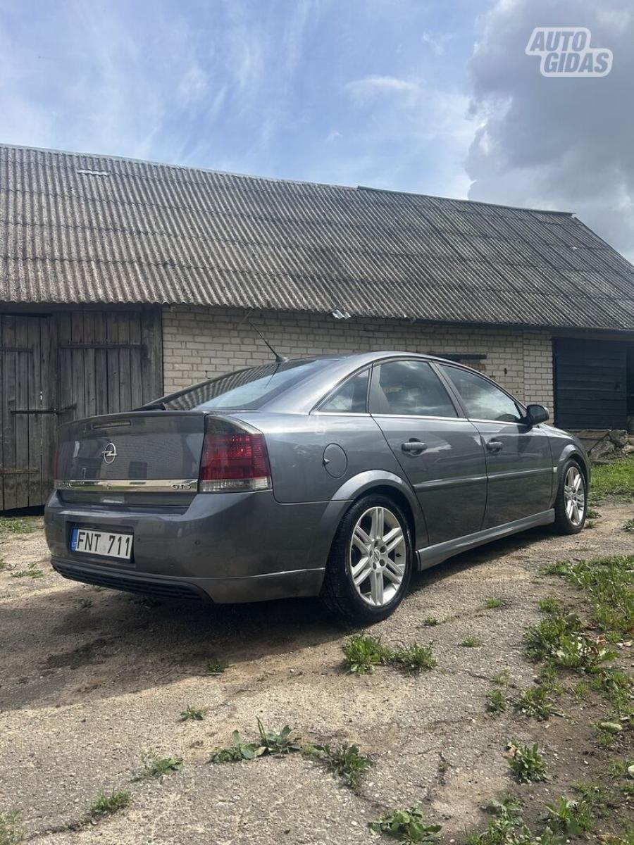 Opel Vectra 2003 in Radviliskis, with an engine capacity of 2.20 L and mileage of 404 thousand km for 1500 €, photo 1 on AUTOMOTO.COM.LV